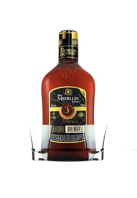 Trago doble de Ron Medellín añejo 3 años – El Dorado Store